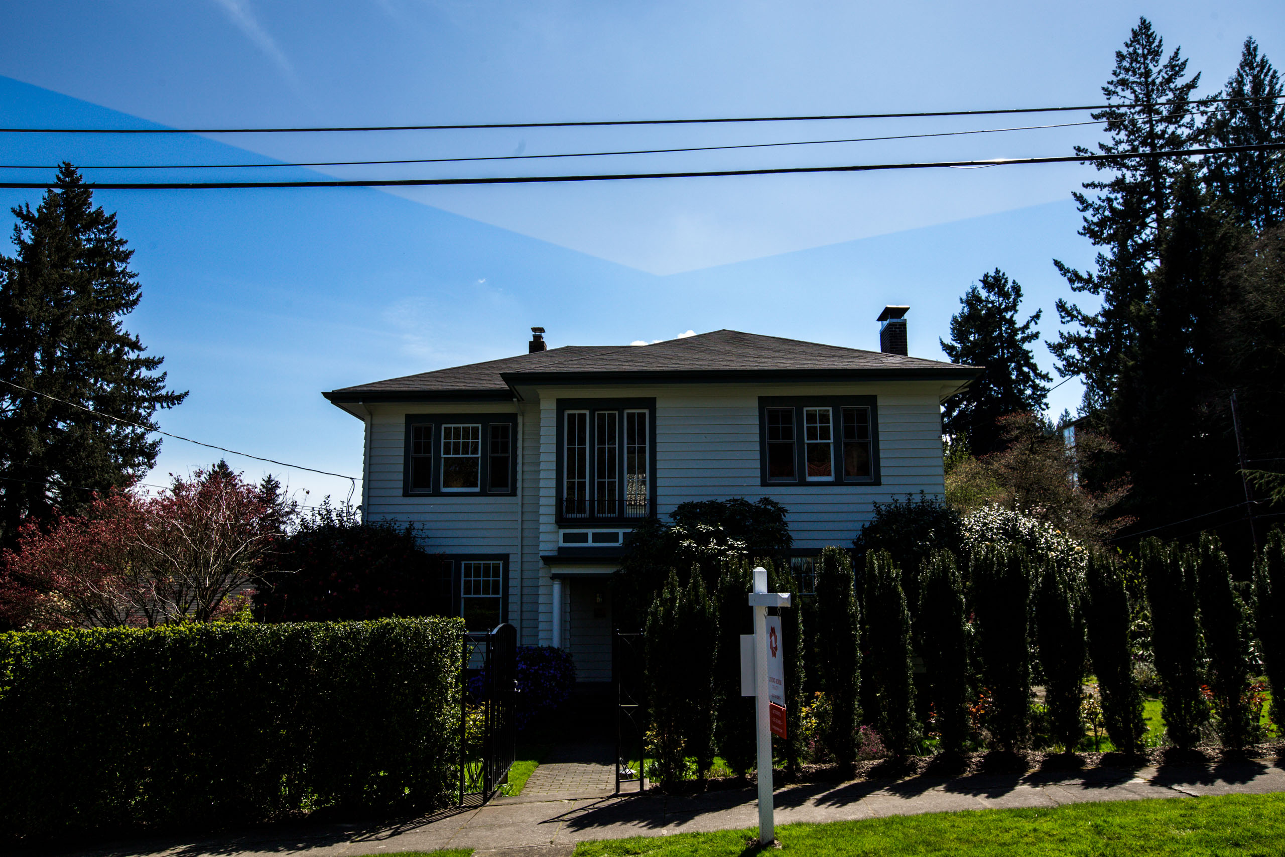 6D weird pale triangle in blue skies - Canon Community