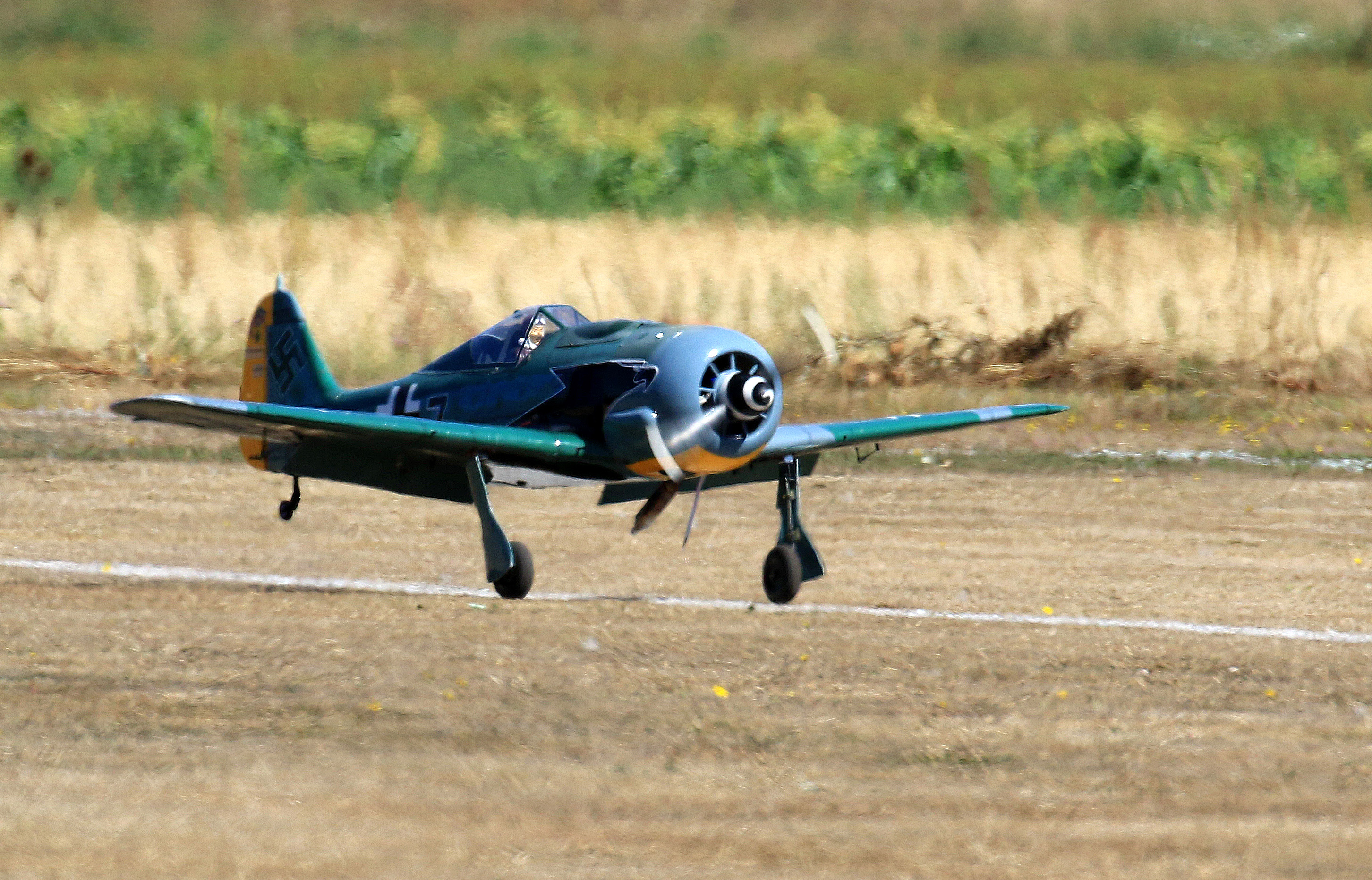 Shooting a Model Aircraft Show is harder than the ... - Canon Community