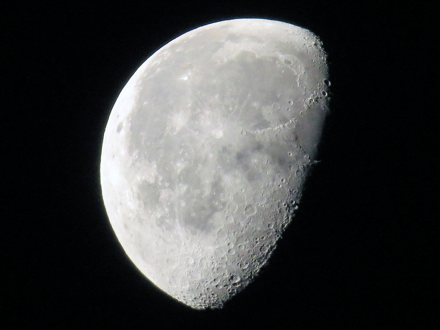 Challenges in taking a good picture of the moon us... - Canon Community