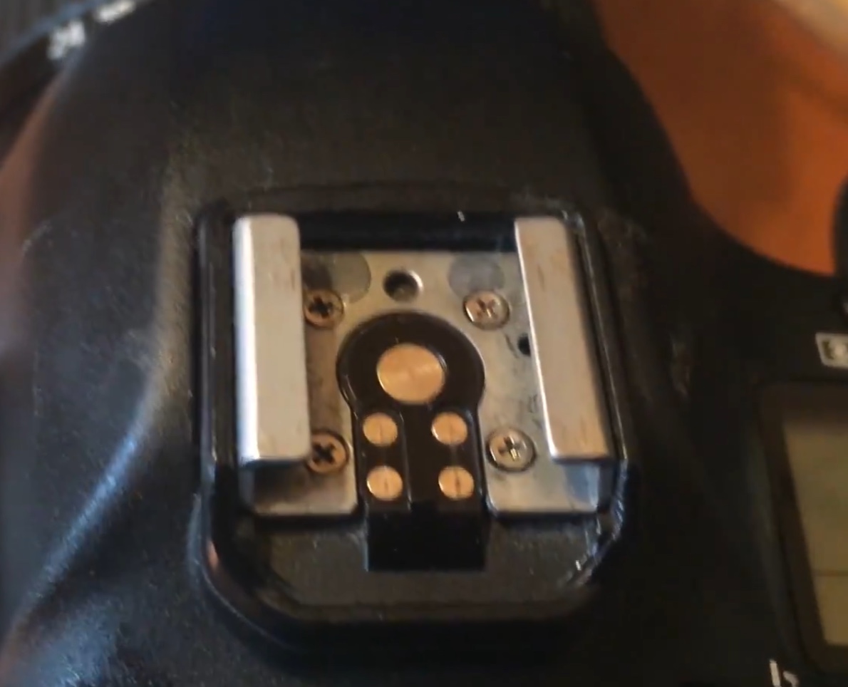 Canon 6D mkII hot shoe tightening (how to)? - Canon Community