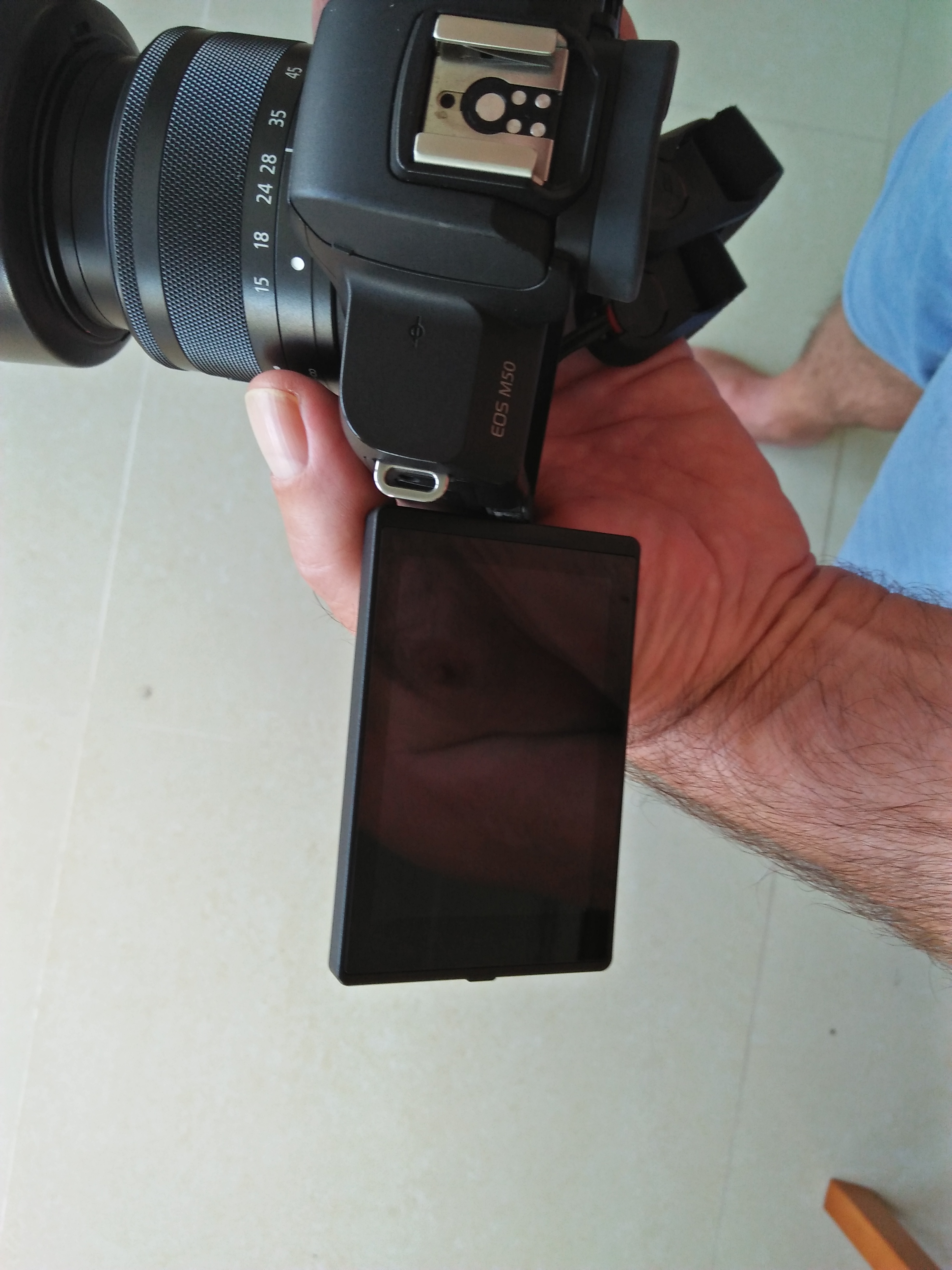 Solved: M50 screen blackout - Canon Community