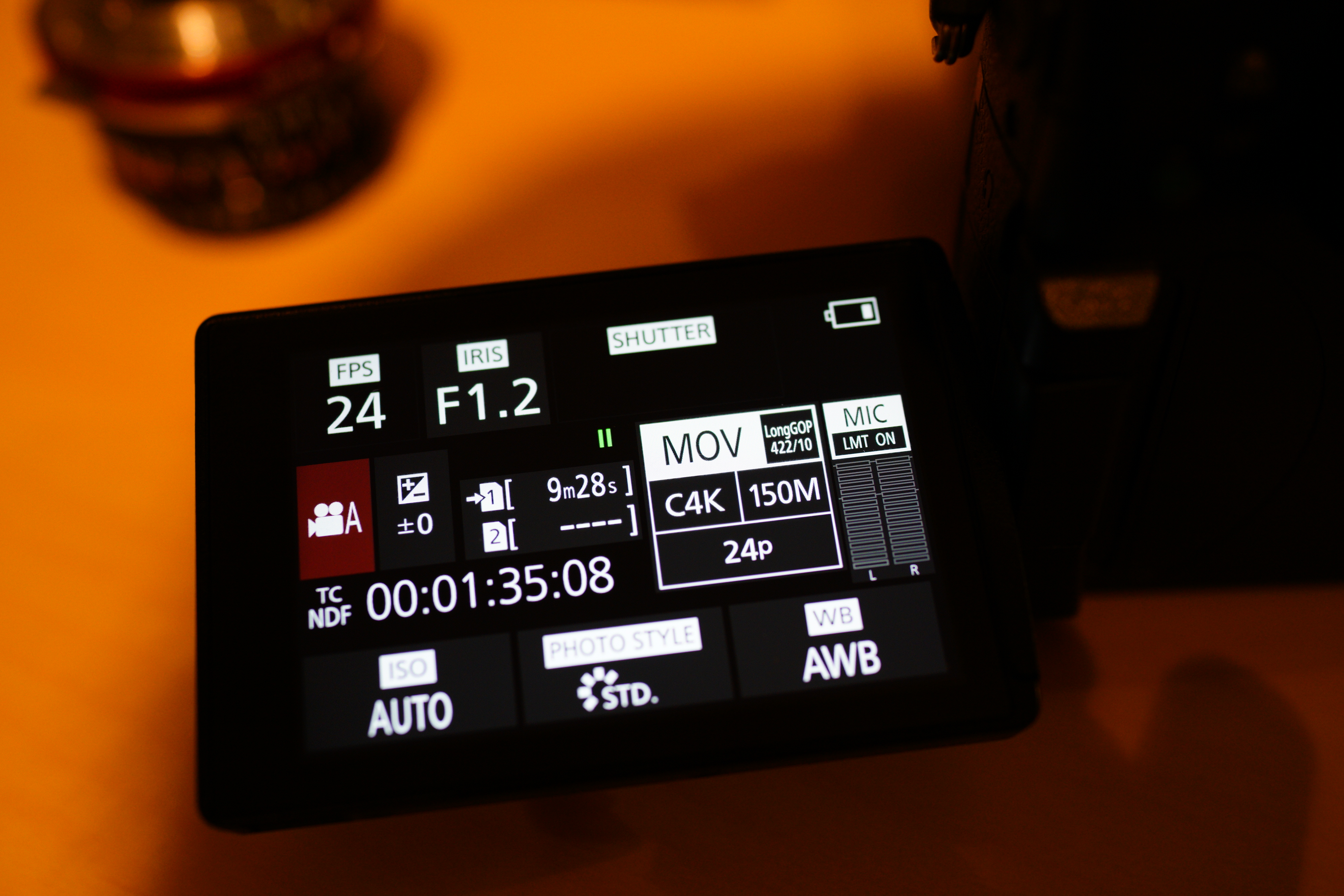 C70 monitor with large info. - Canon Community