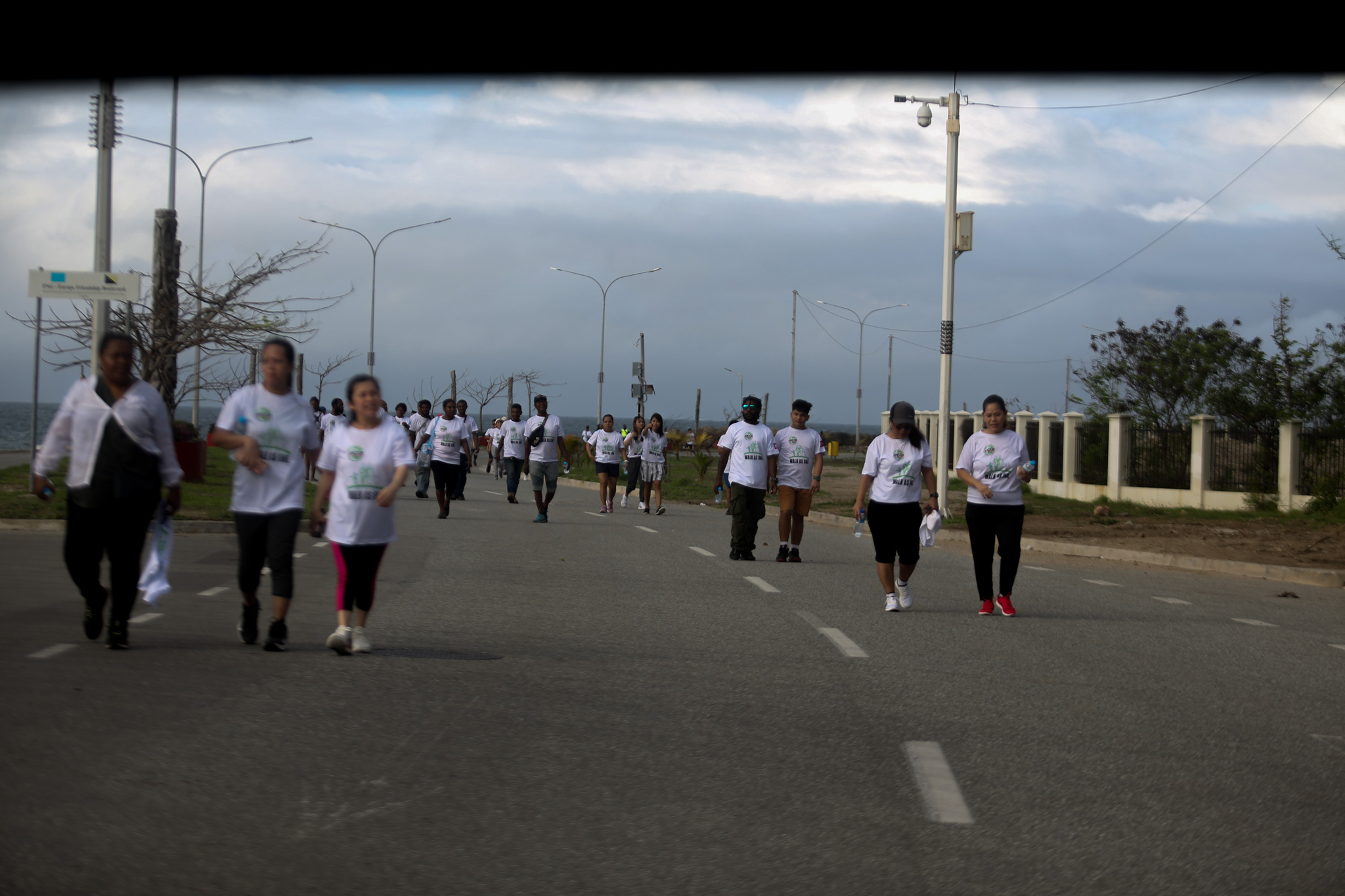 Black horizontal line on the top of the EOS 5D Mar... - Canon Community