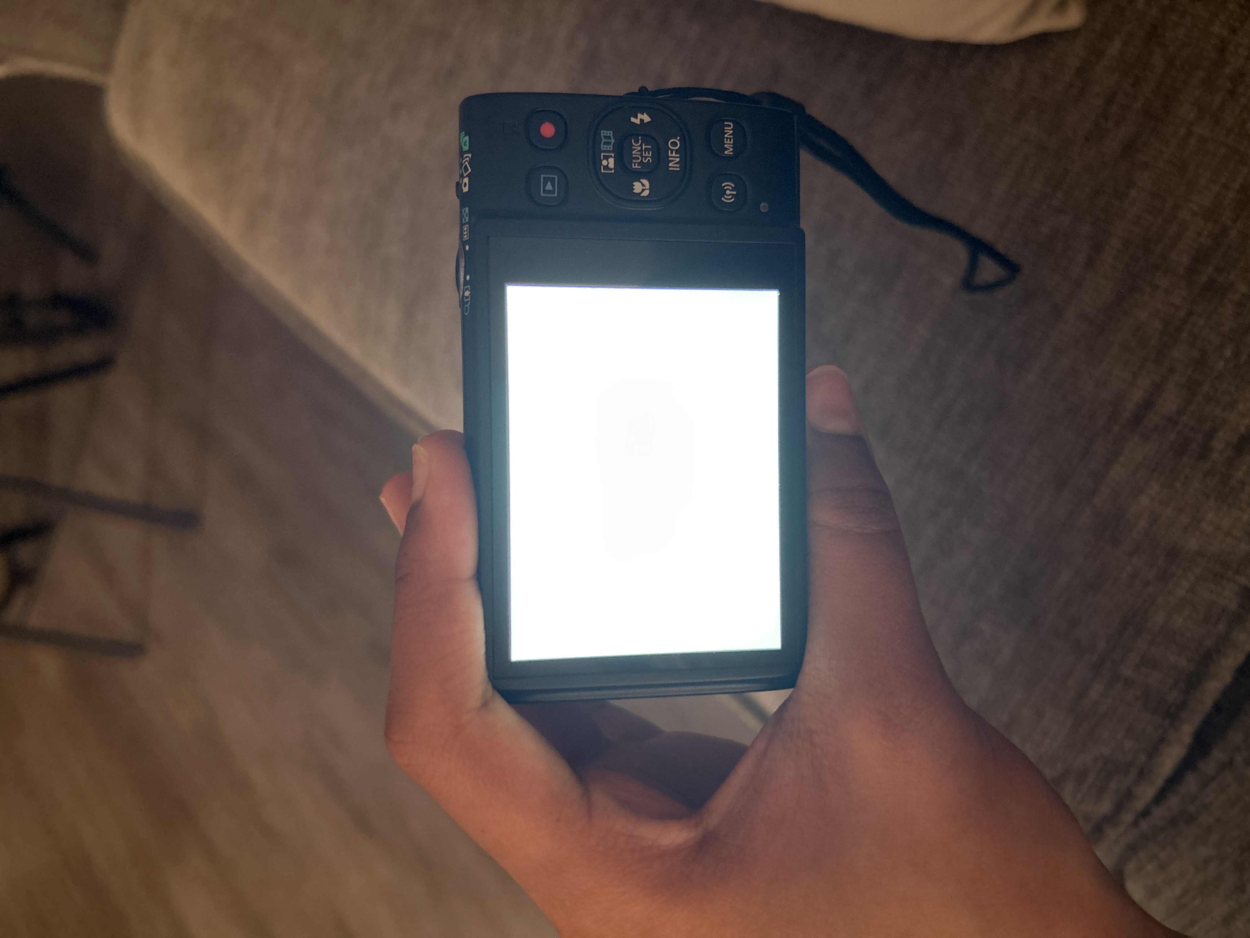 PowerShot ELPH 360 HS White screen - Canon Community