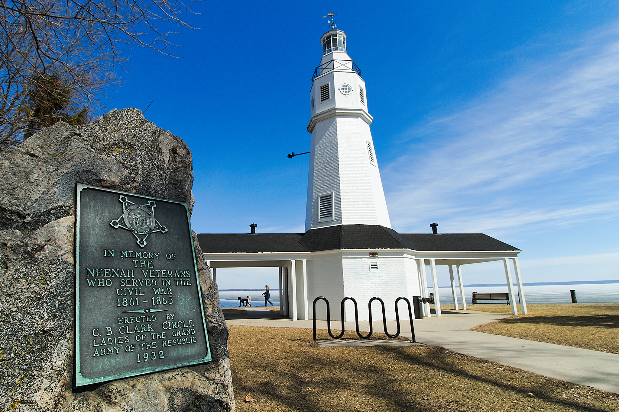 Lighthouse and Veterans Memorial - Canon Community