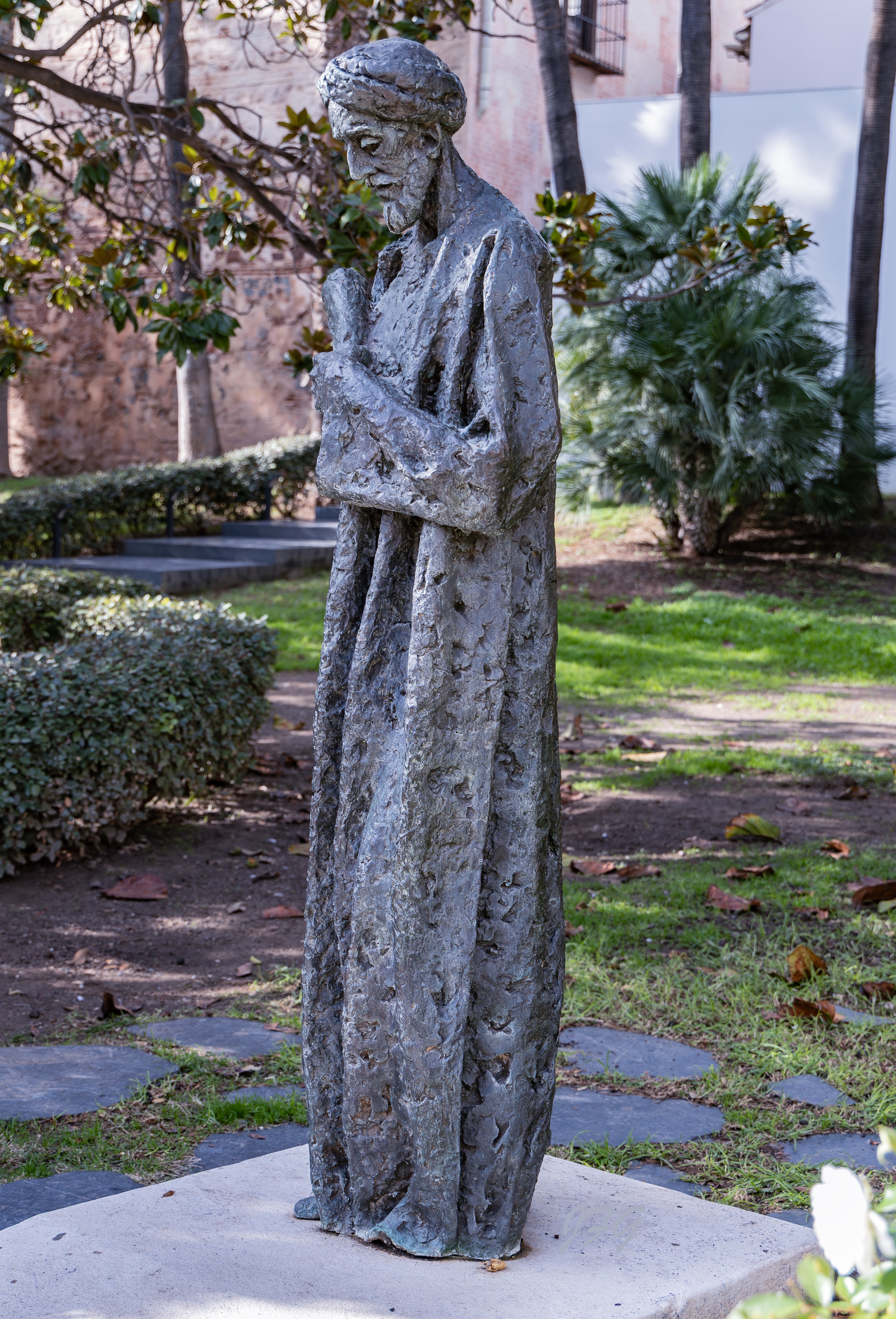 Statue of the 10th Century, Jewish Poet, Solomon I... - Canon Community