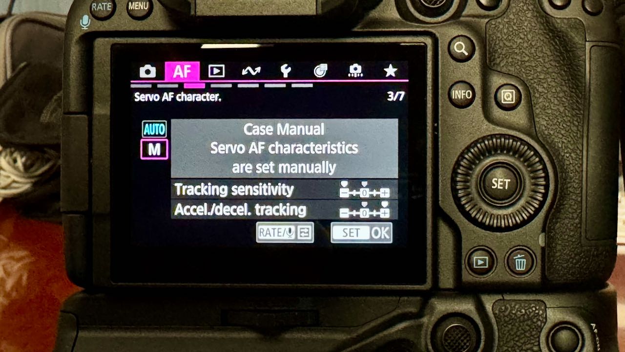 EOS R5 Mark II, precapture and bird flying from a ... - Canon Community