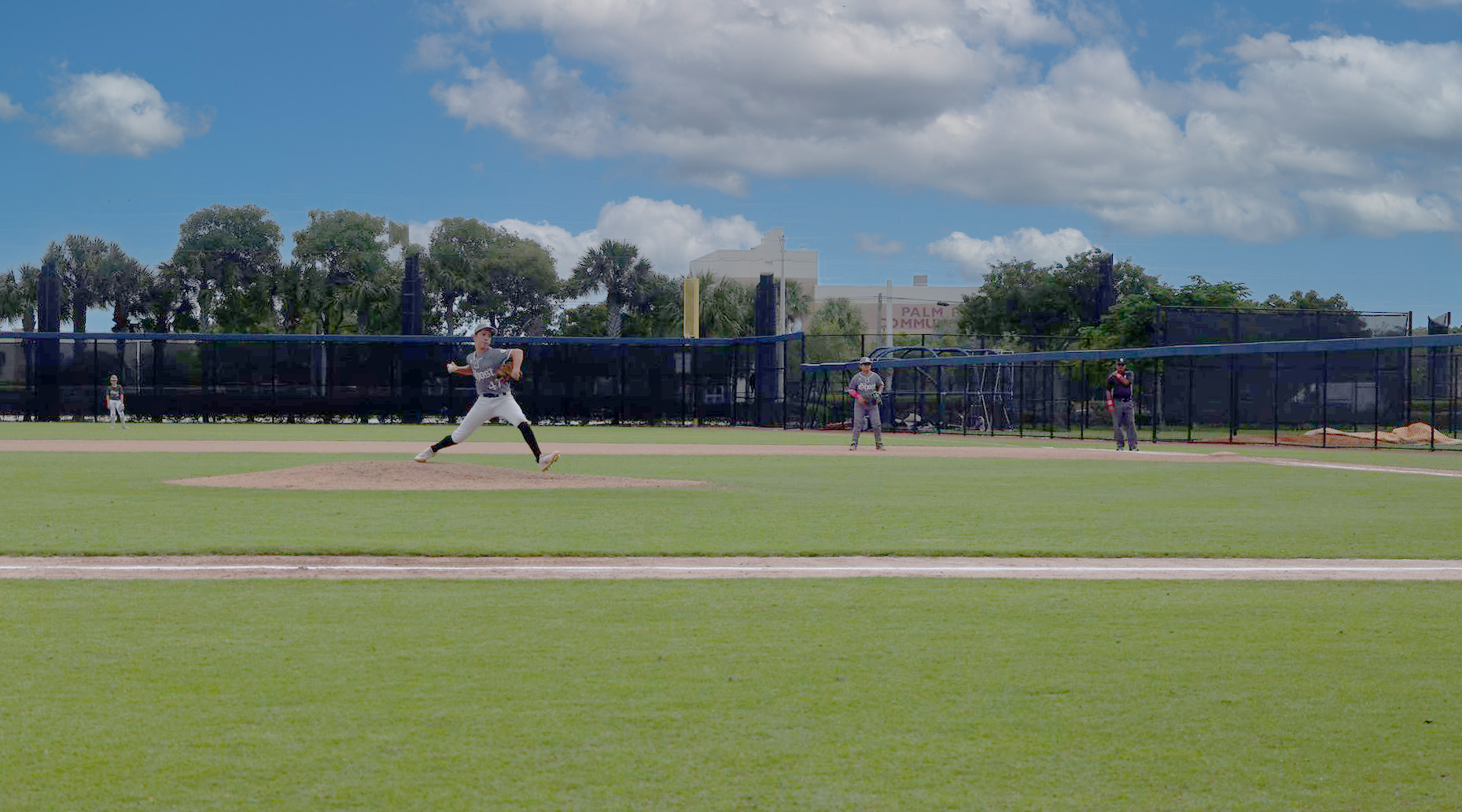 Baseball photos too far away with 24-50mm lens on ... - Canon Community